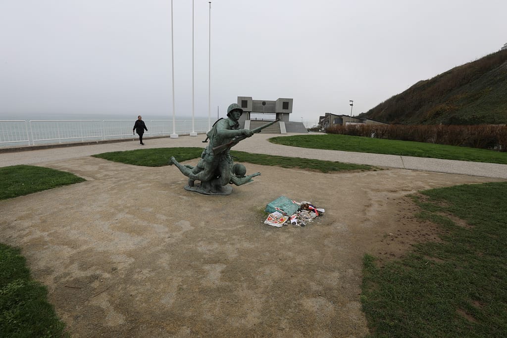 D-Day: Omaha Beach landings, 6 June 1944 - www.battlefieldtravels.com